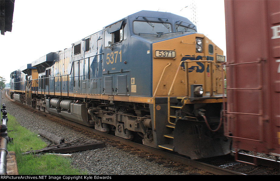 CSX ES40DC #5371 on Q300-31